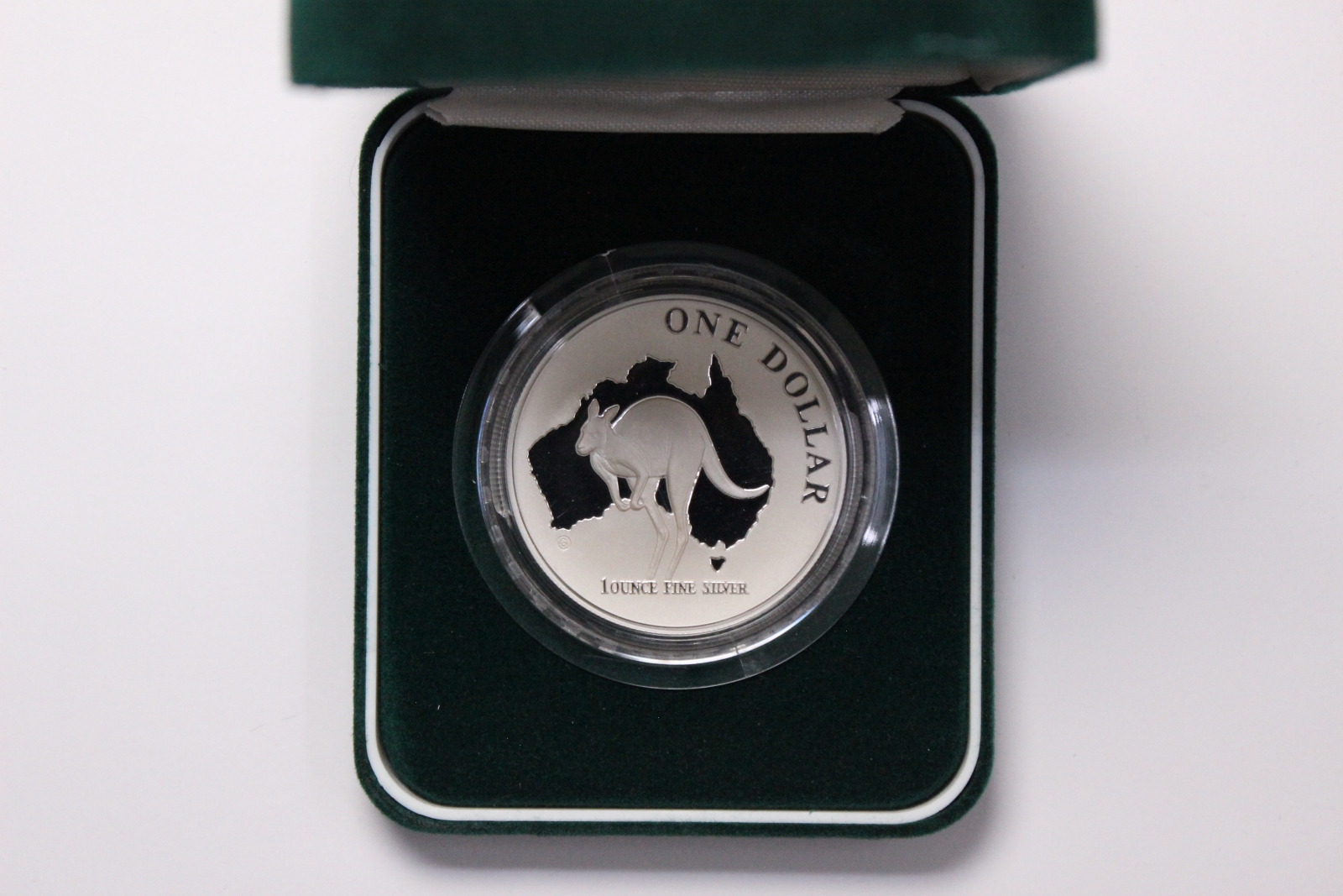 Australia 2000 $1 Kangaroo 1oz Fine Silver Proof Coin - Royal ...